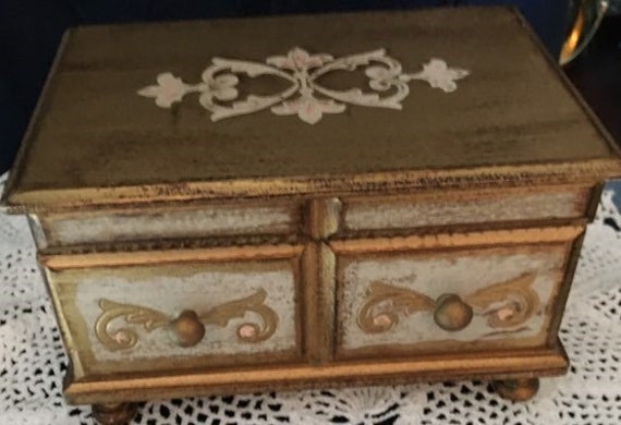 Florentine Jewelry Music Box/ Vintage - Gem
