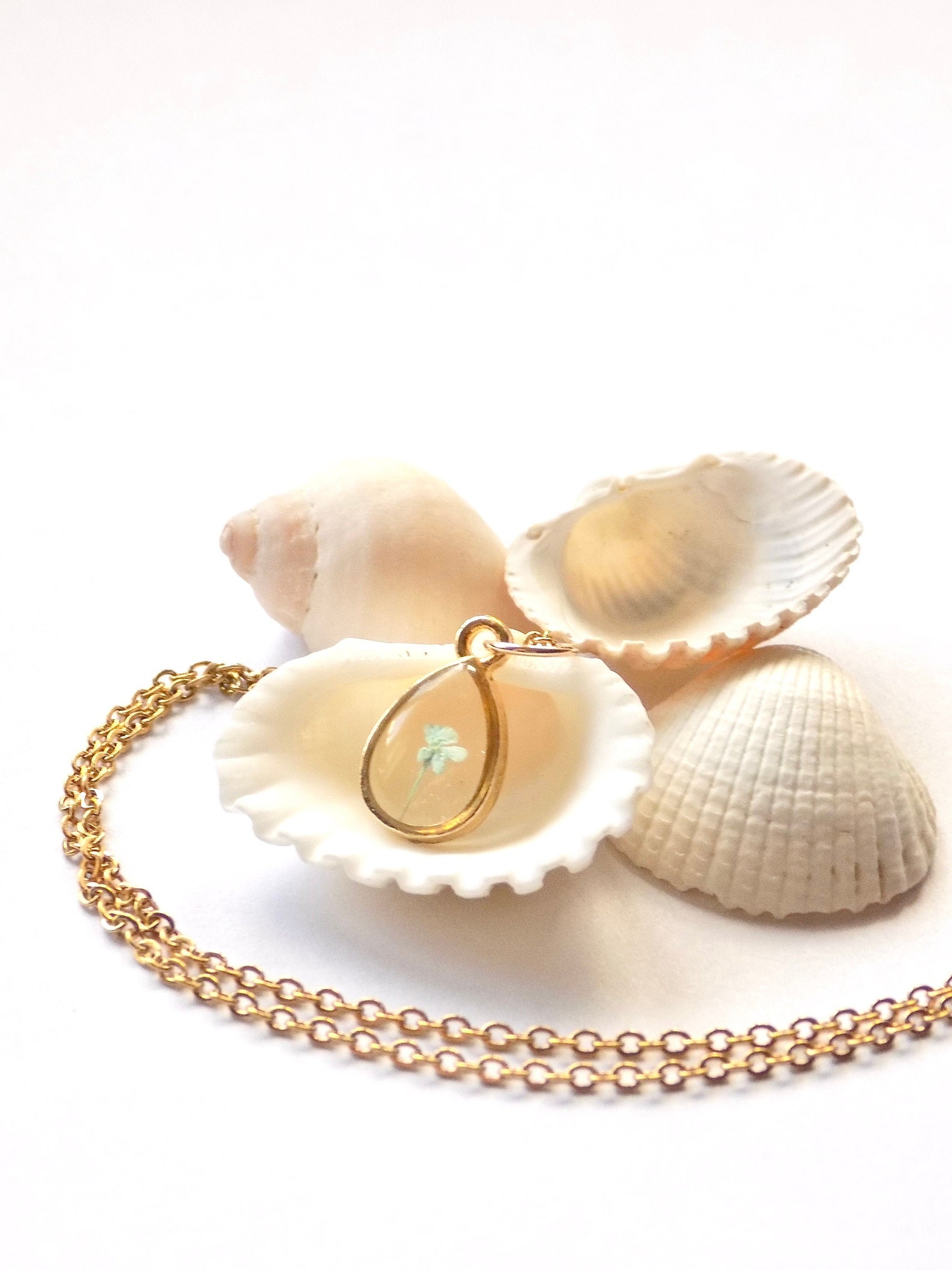 Dainty Flower Necklace Tiny Flower Pendant Micro Jewellery - Etsy