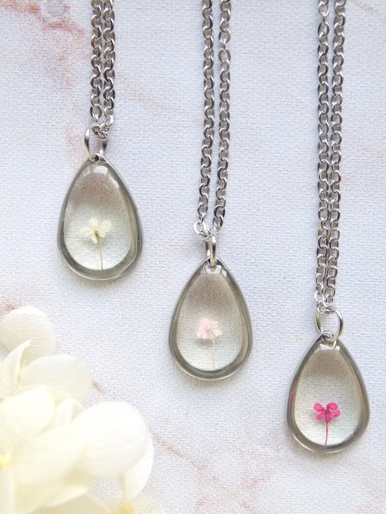 Small Flower Necklace, Silver Flower Pendant, Minimalist Jewellery ...