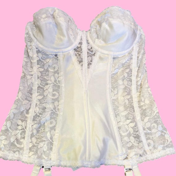 Vintage 1950s 1960s 34B longline White Lace Floral Br… - Gem