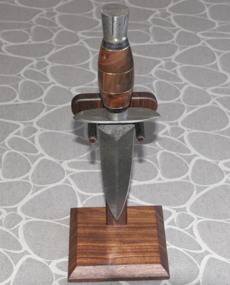 Vertical Knife Display for Stiletto and Dagger Style Knives ~ Variable ...