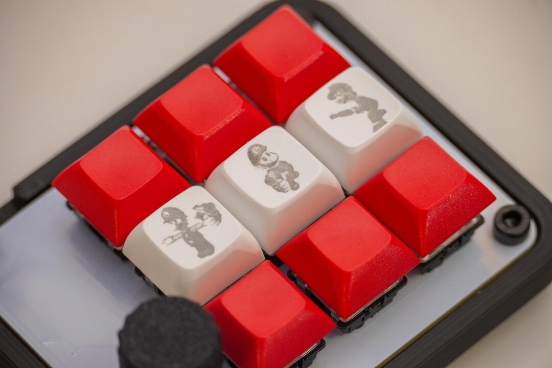 Luigi With Gun Keycap Set - 3 - Etsy