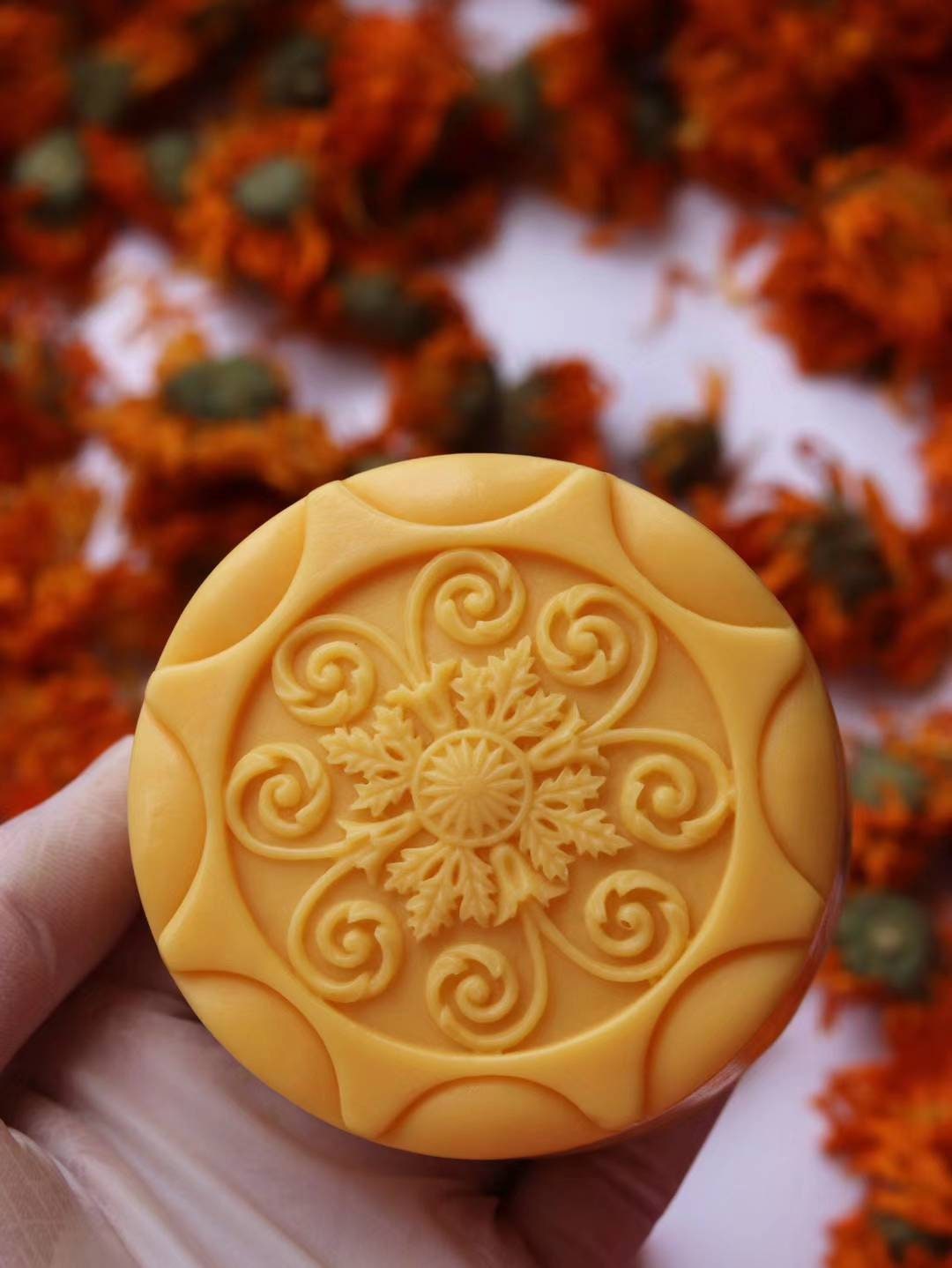 Royal Round Shape Embroidery Pattern Design Mold Embroidery Pattern ...