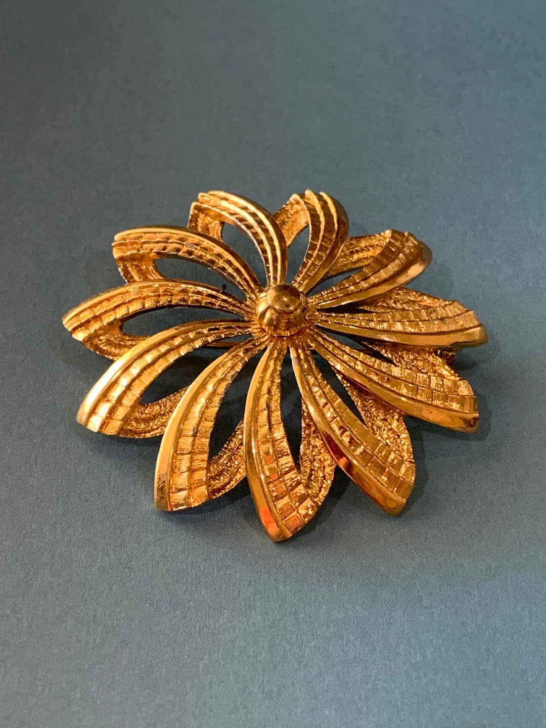 MONET Flower Brooch-gold Tone Monet Swirl Pin- Monet Designer Jewelry ...