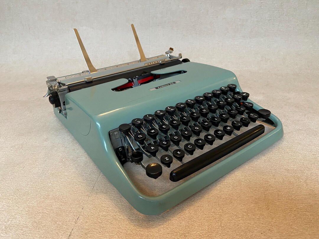 Olivetti Lettera 22 S7766923 Vintage Typewriter, Birthday Gift, Gift ...
