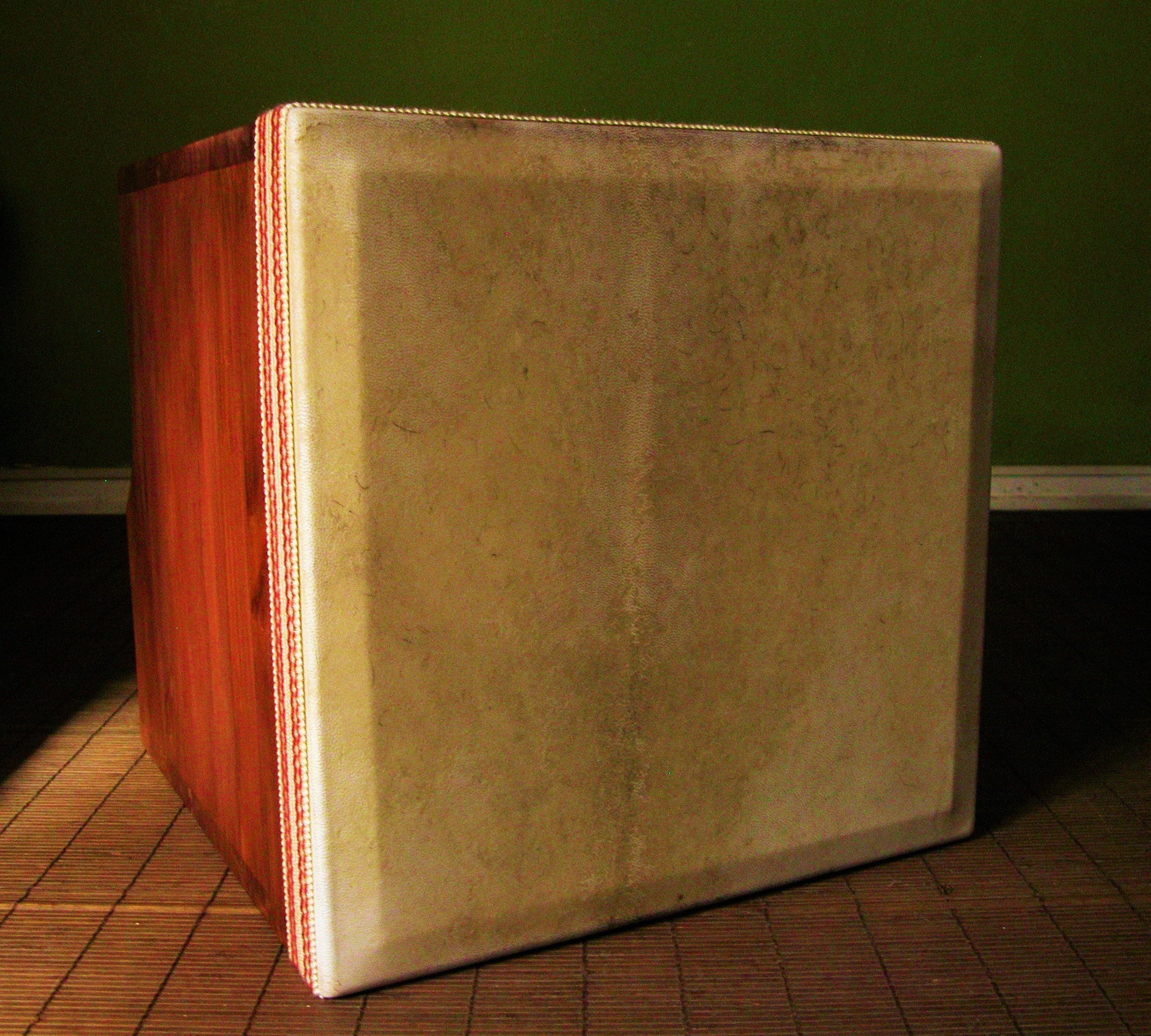 How To Build Your Own Cajon Box Drum With Adjustable Snare Steps (with ...