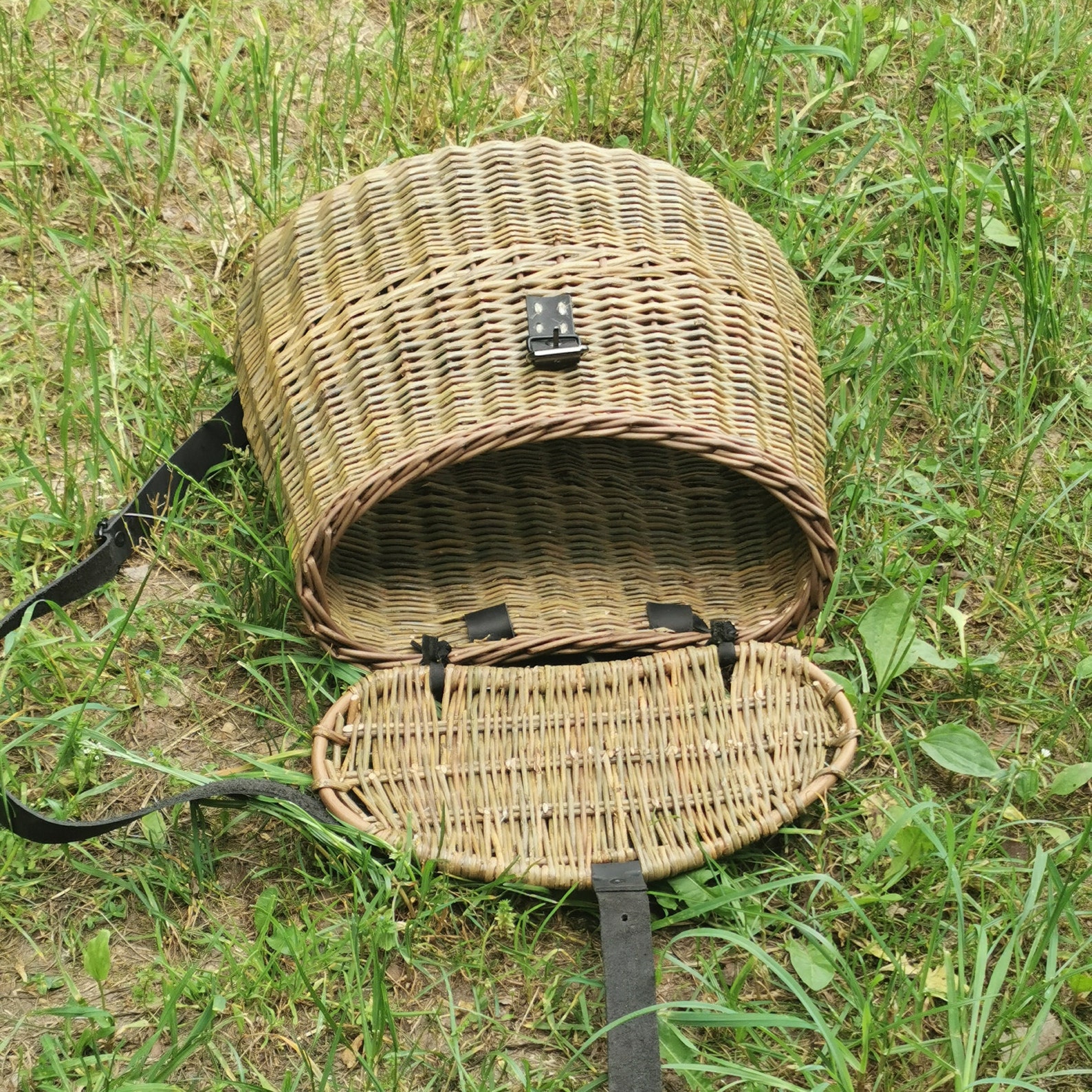 Handwoven Wicker Backpack With Leather Straps: Foraging Basket - Etsy
