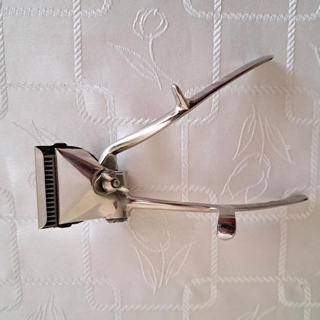 Vintage Manual Hair Clipper – Hand-operated Chrome Barber Tool Antique ...