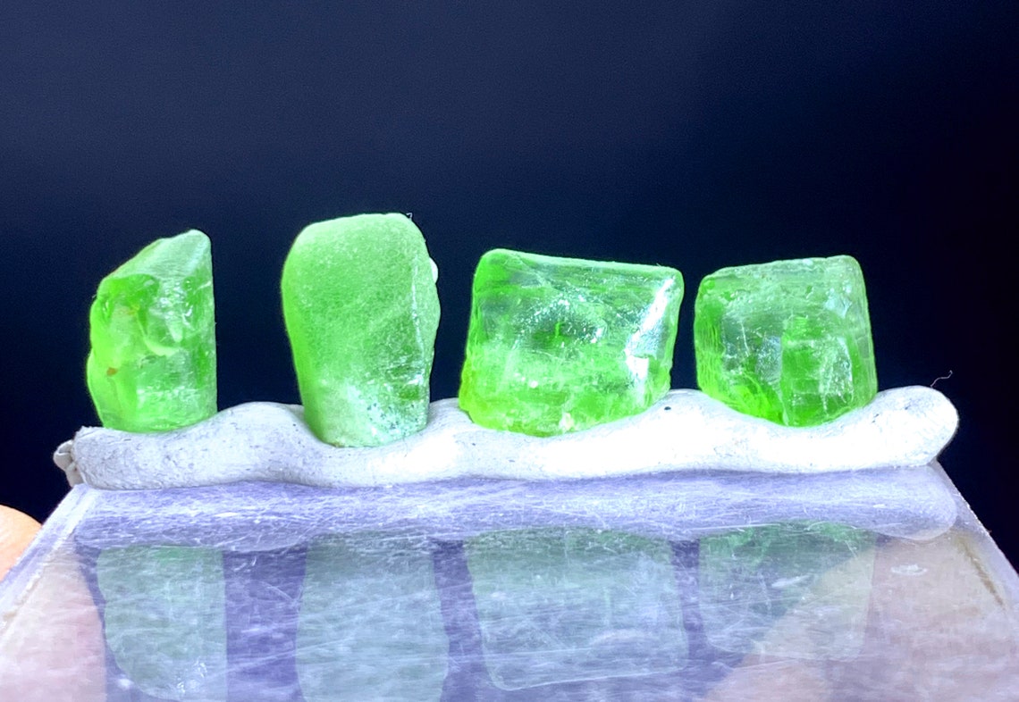 Natural Green Color Peridot Crystal Lot ,peridot Specimen,peridot ...