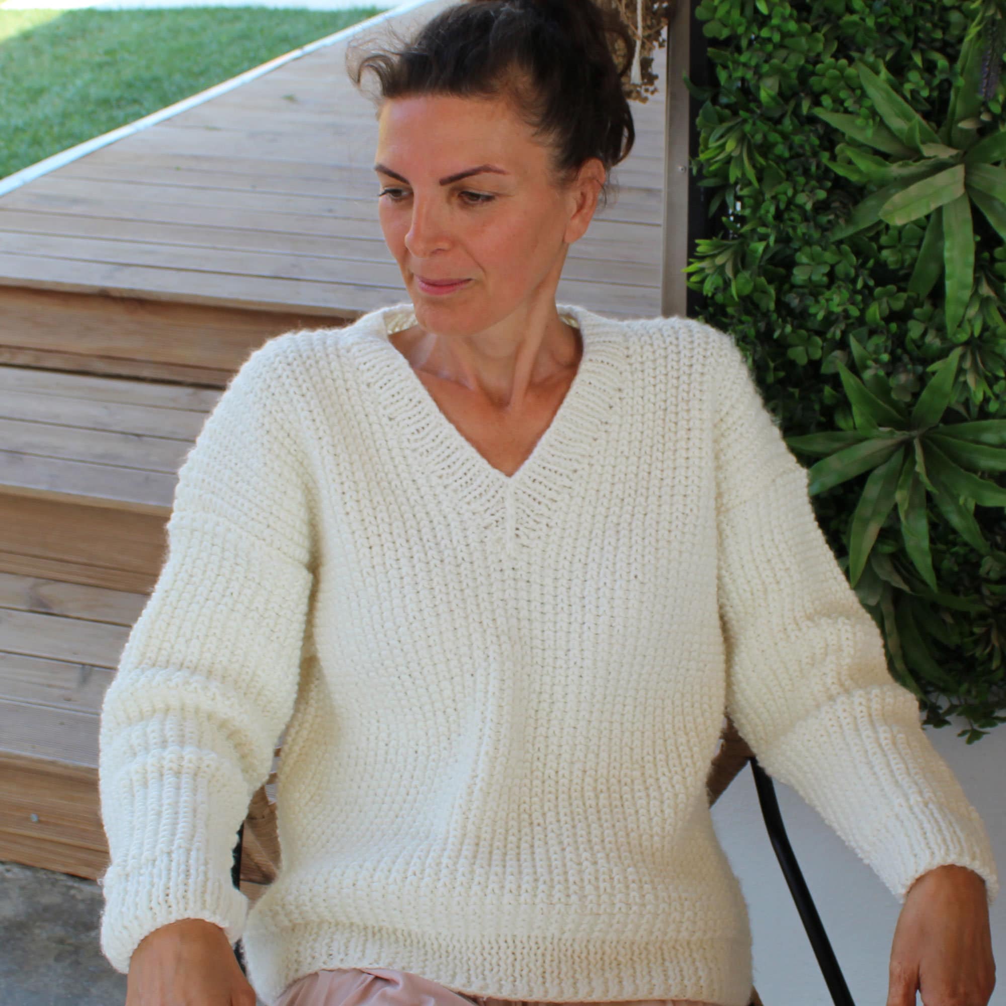 V-neck Sweater Knitting Pattern for Women | Chunky Sweater Knit Design ...