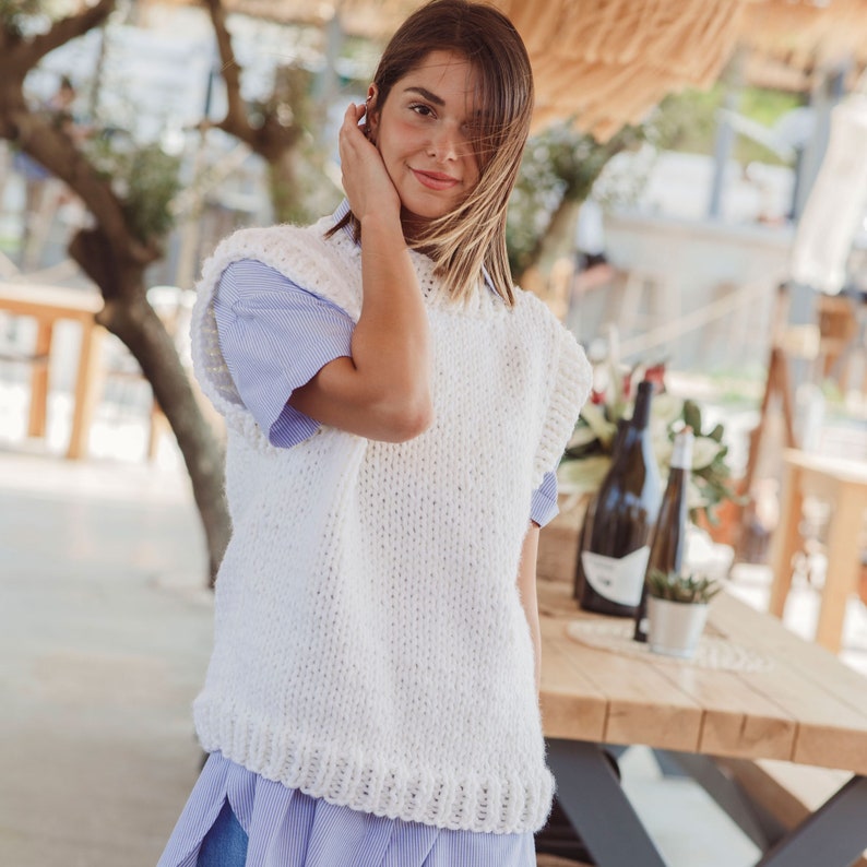 Sleeveless Sweater Knitting Pattern for Women | Chunky Sweater Knit ...