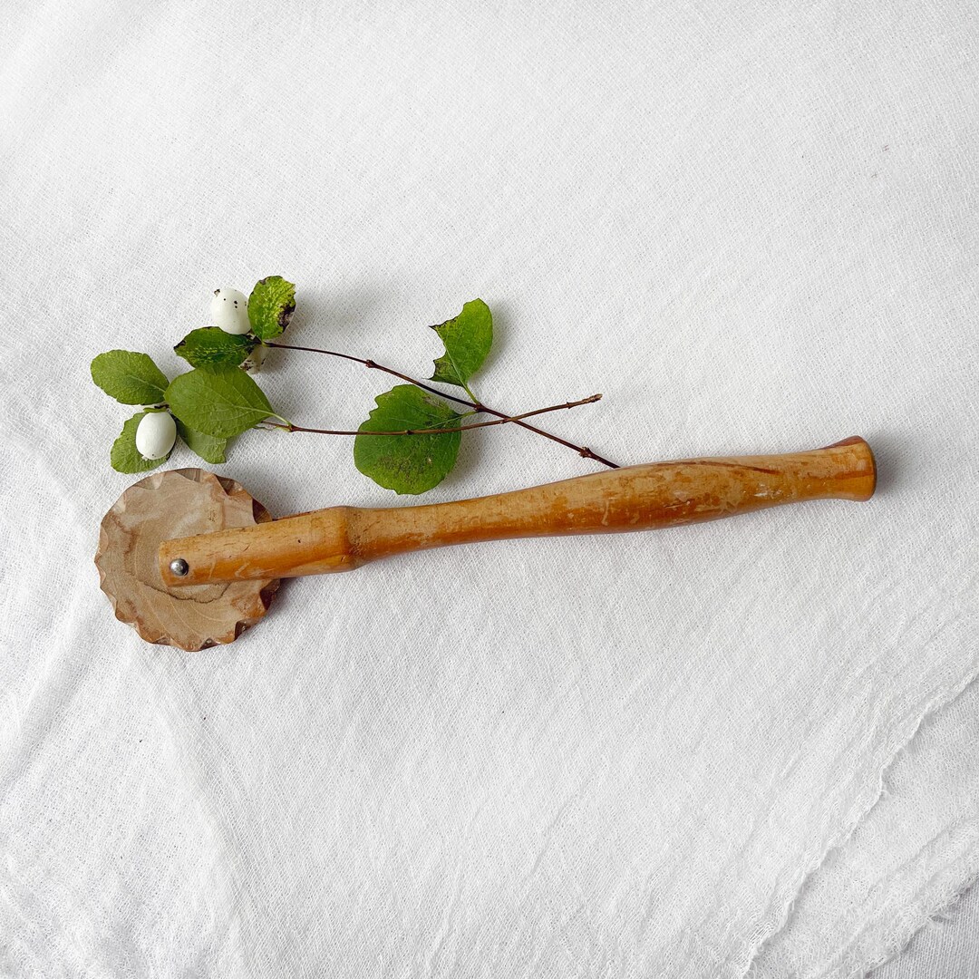 Vintage Pastry Crimper With Wooden Wheel and Handle | Vintage Wooden ...