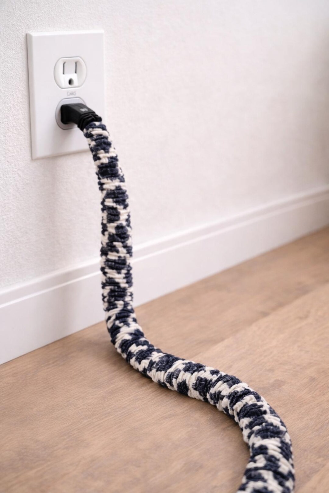 Decorative Fabric Cord Cover for USB & Standard Lamp Cord, Neutral ...