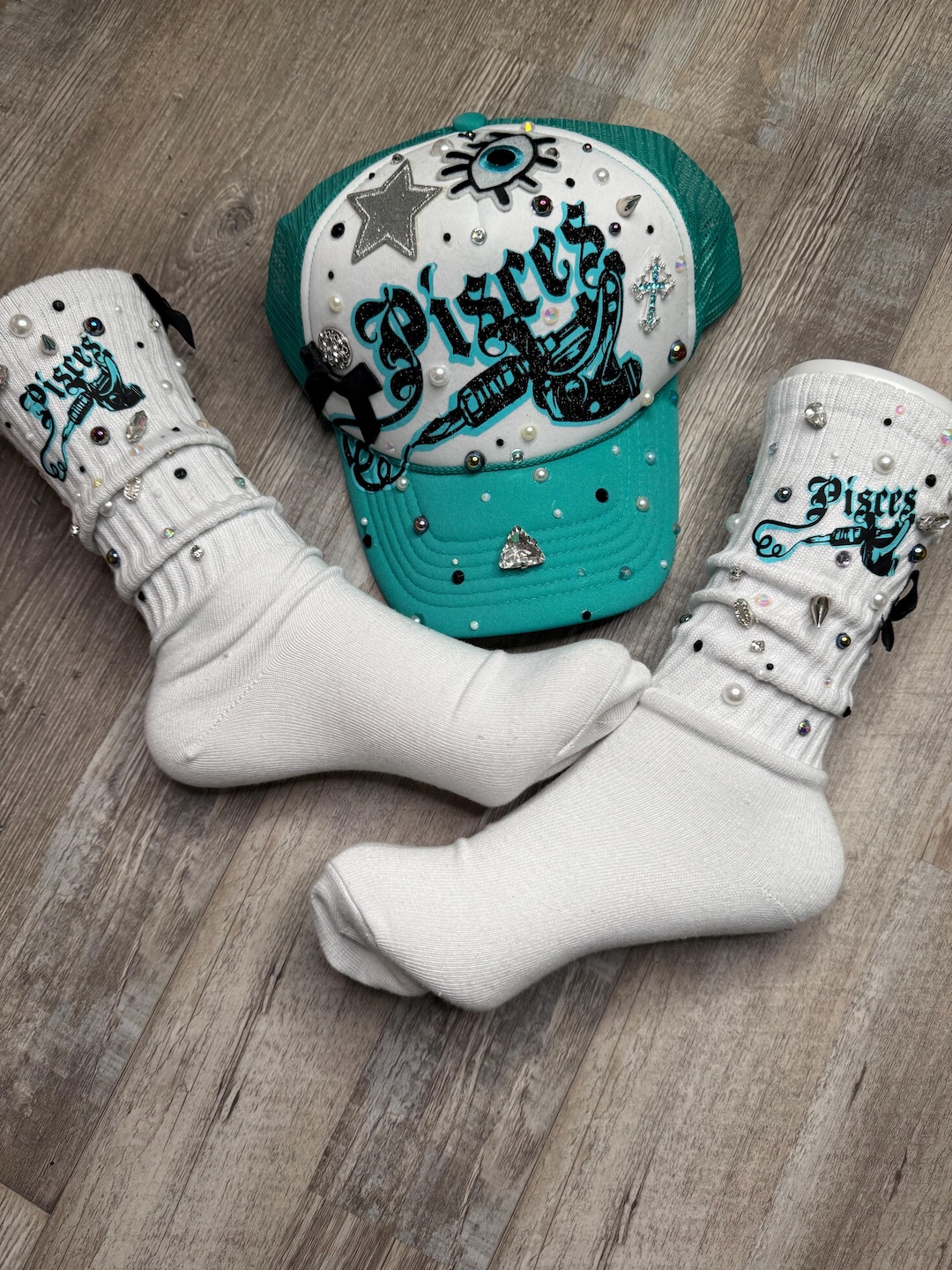 Customizable Zodiac Trucker Hat and Socks Set - Etsy