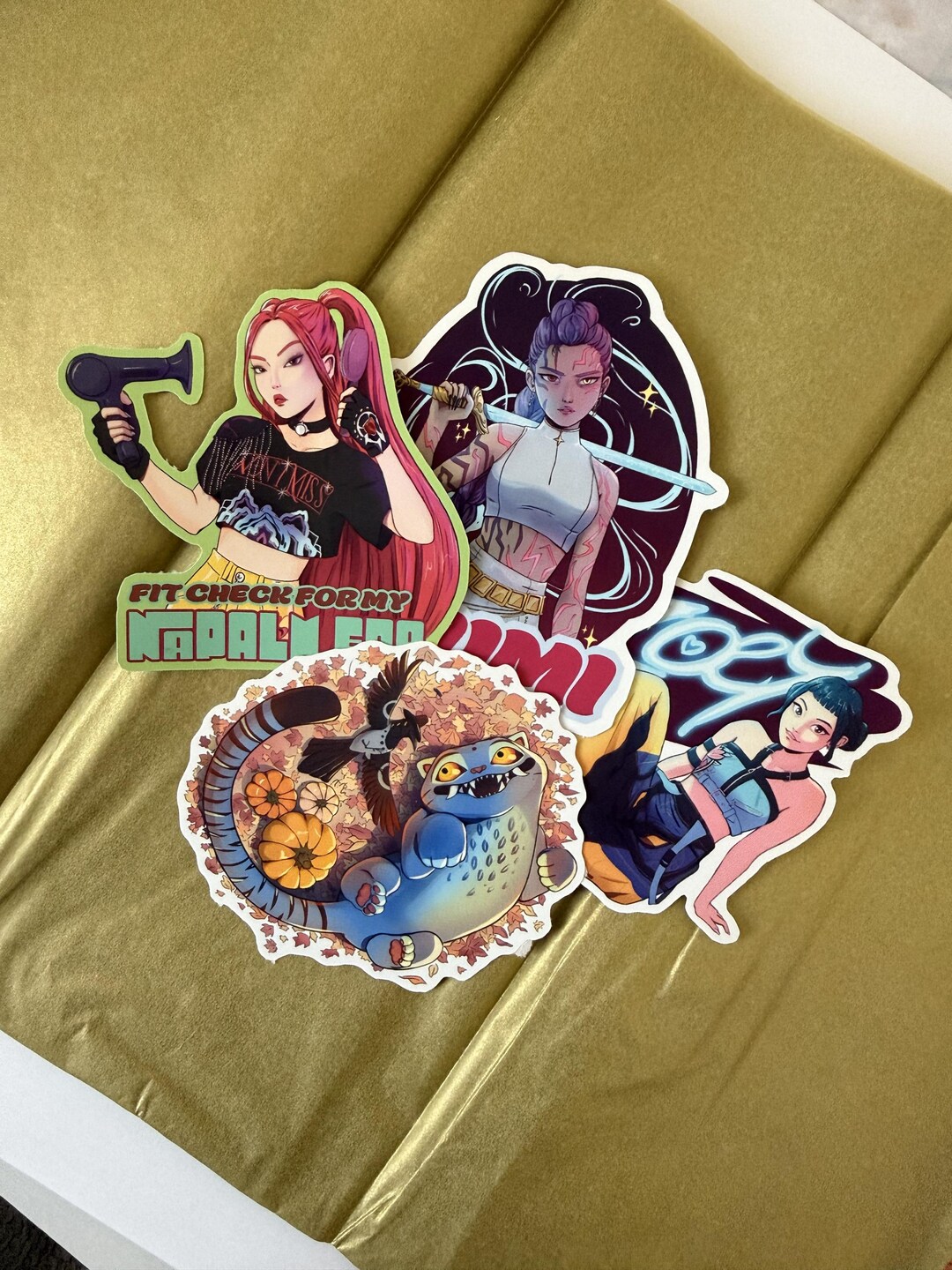 Kpop Demon Hunters Vinyl Sticker Set: Rumi, Mira, Zoey, Derpie & Sussie ...