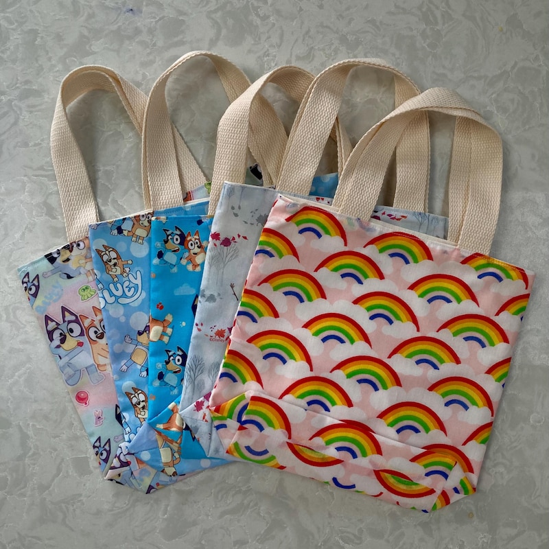 Bluey Tote Gift Bags - 60+ Gift Ideas for 2026