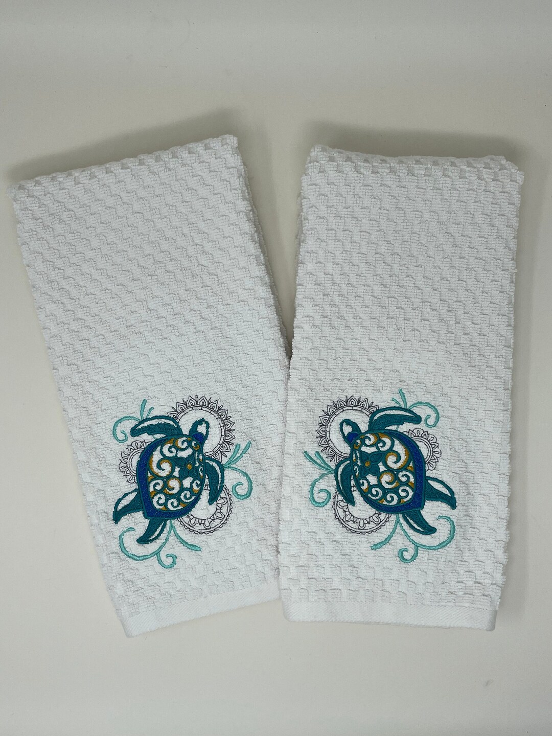 Set of 2 Sea Turtle Fun Bath or Kitchen Towels. Embroidered Towels. - Etsy