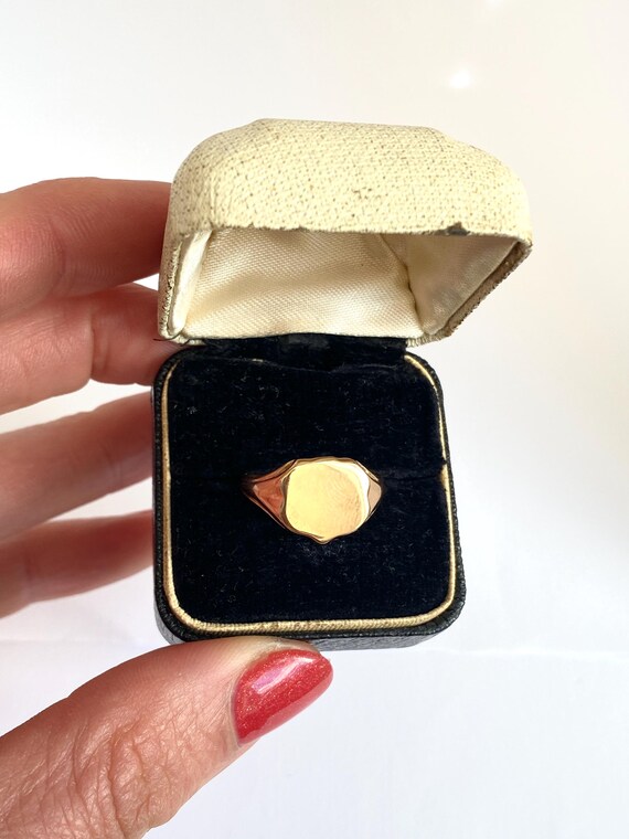 Antique, 18ct Gold Shield/Heart Signet Ring (5.18g) H… - Gem
