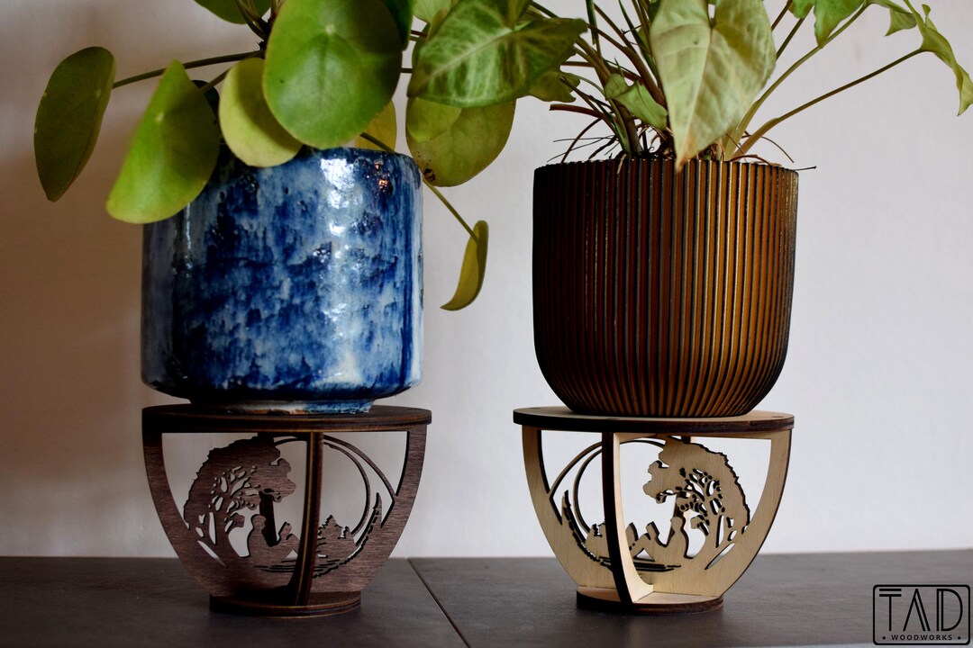 Round Indoor Wooden Plant Stand Circular Pot Riser With Relaxing Tree ...