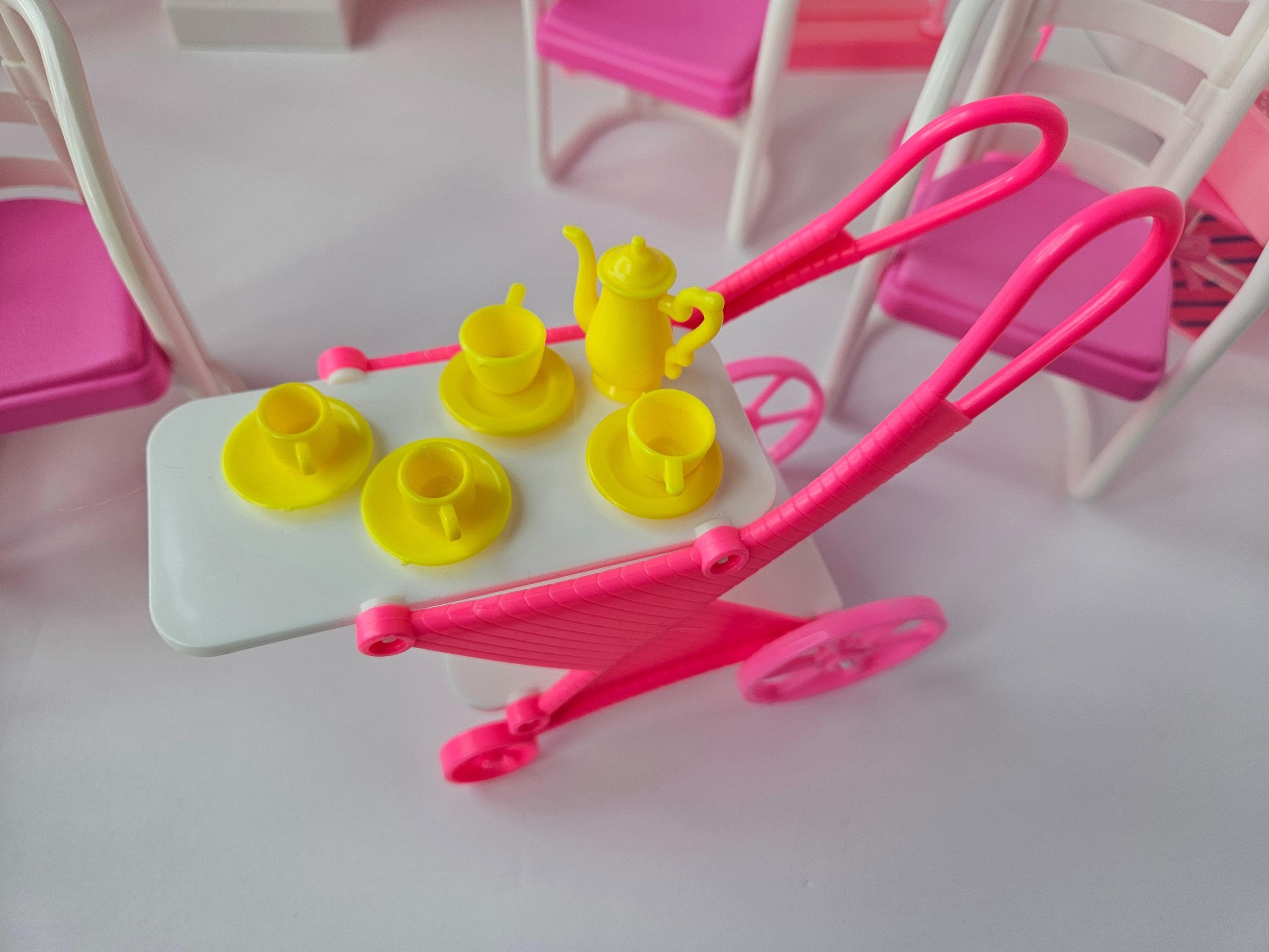 Vintage 1991 Barbie Wedding Day Chapel & Reception Lot | Transforming ...