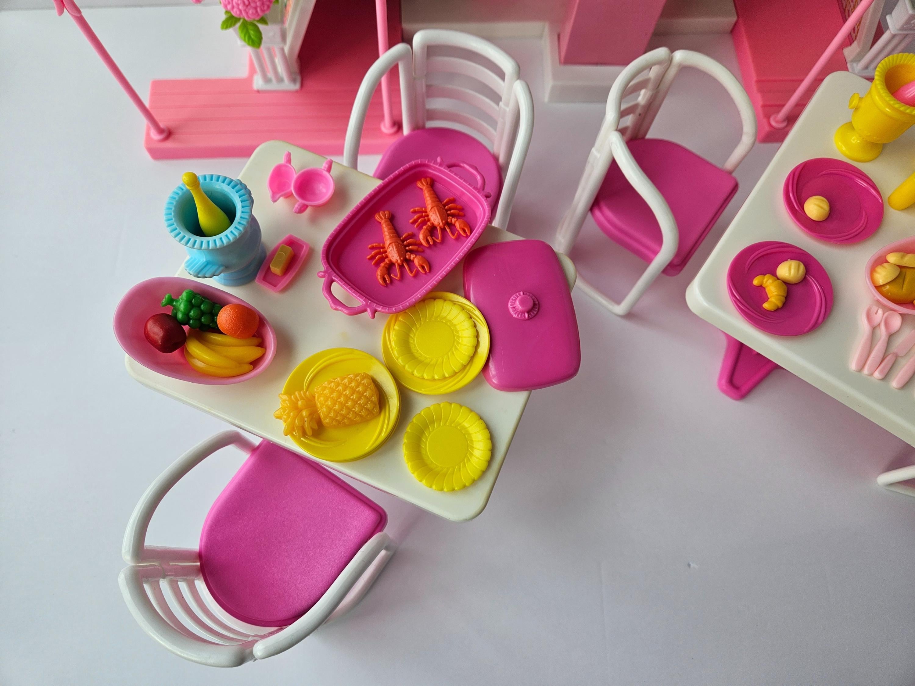 Vintage 1991 Barbie Wedding Day Chapel & Reception Lot | Transforming ...