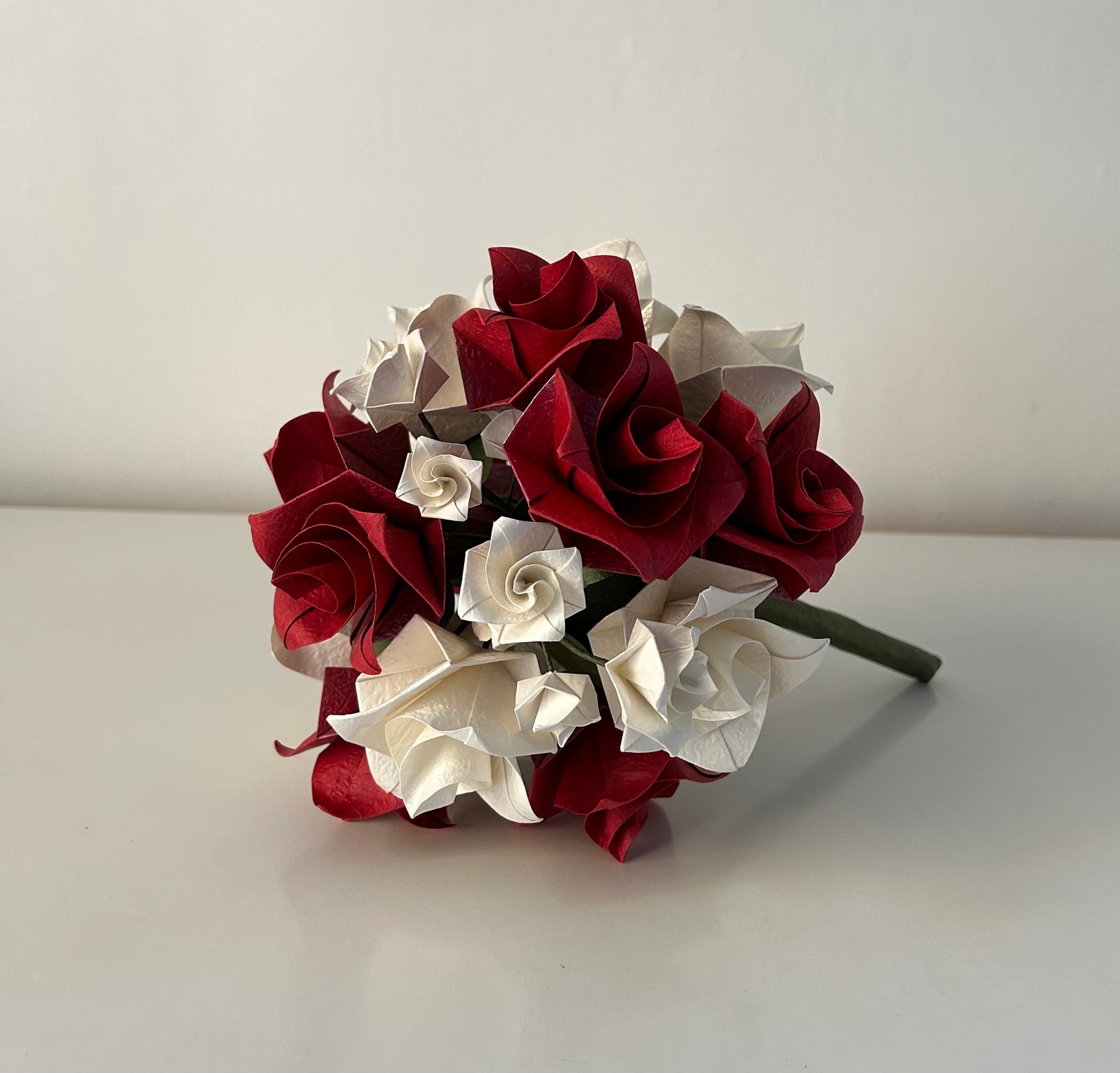 Paper Rose Origami Bouquet, Wedding Anniversary Decor - Etsy