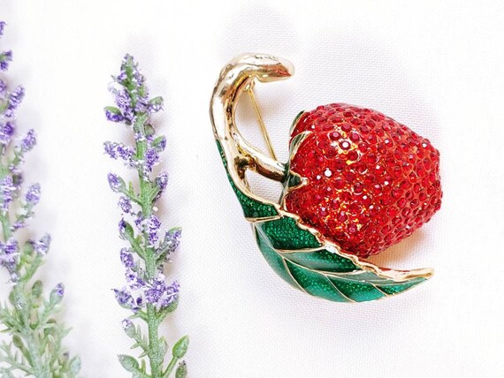 Strawberry Berry Fruit ruby red rhinestone brooch pin… - Gem