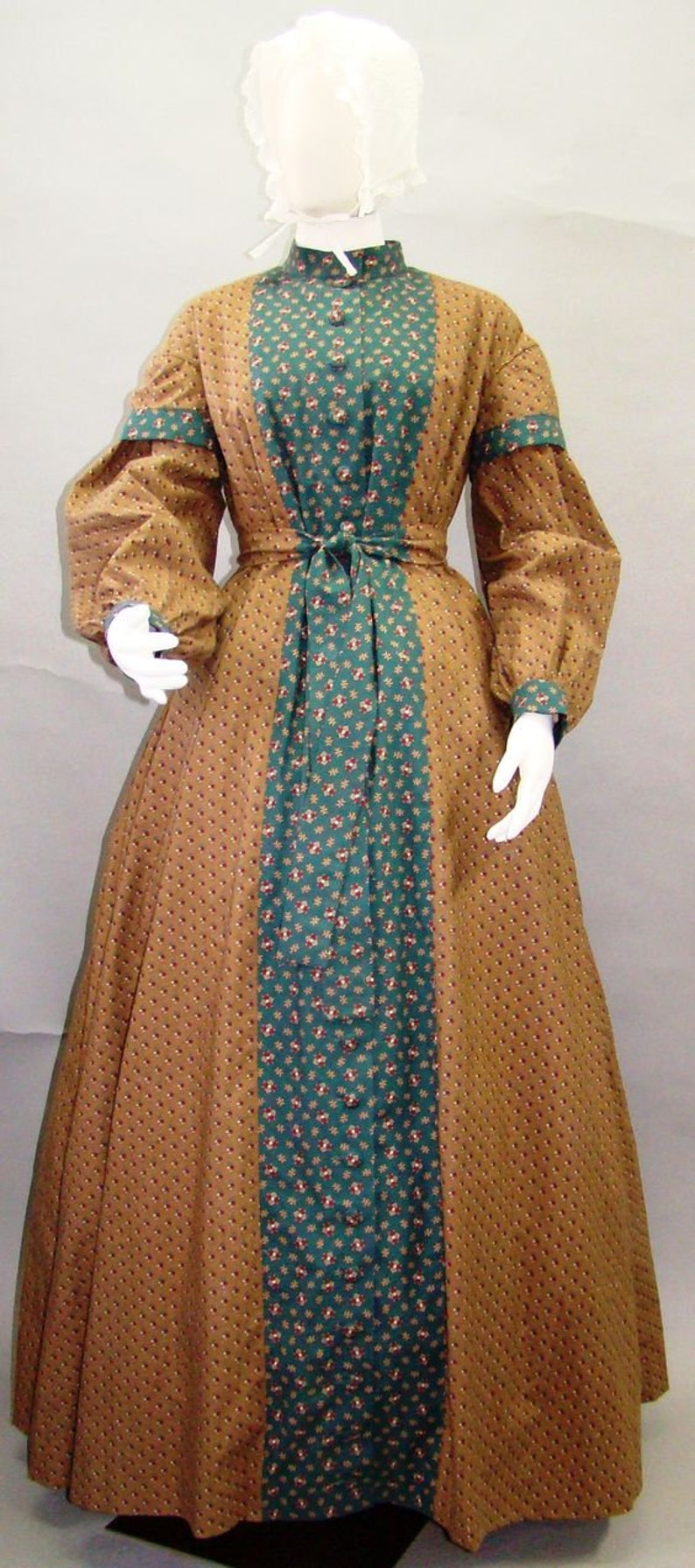 118 Wrapper, Work Dress, or Morning Gown 1840-1860 With Size Layers ...