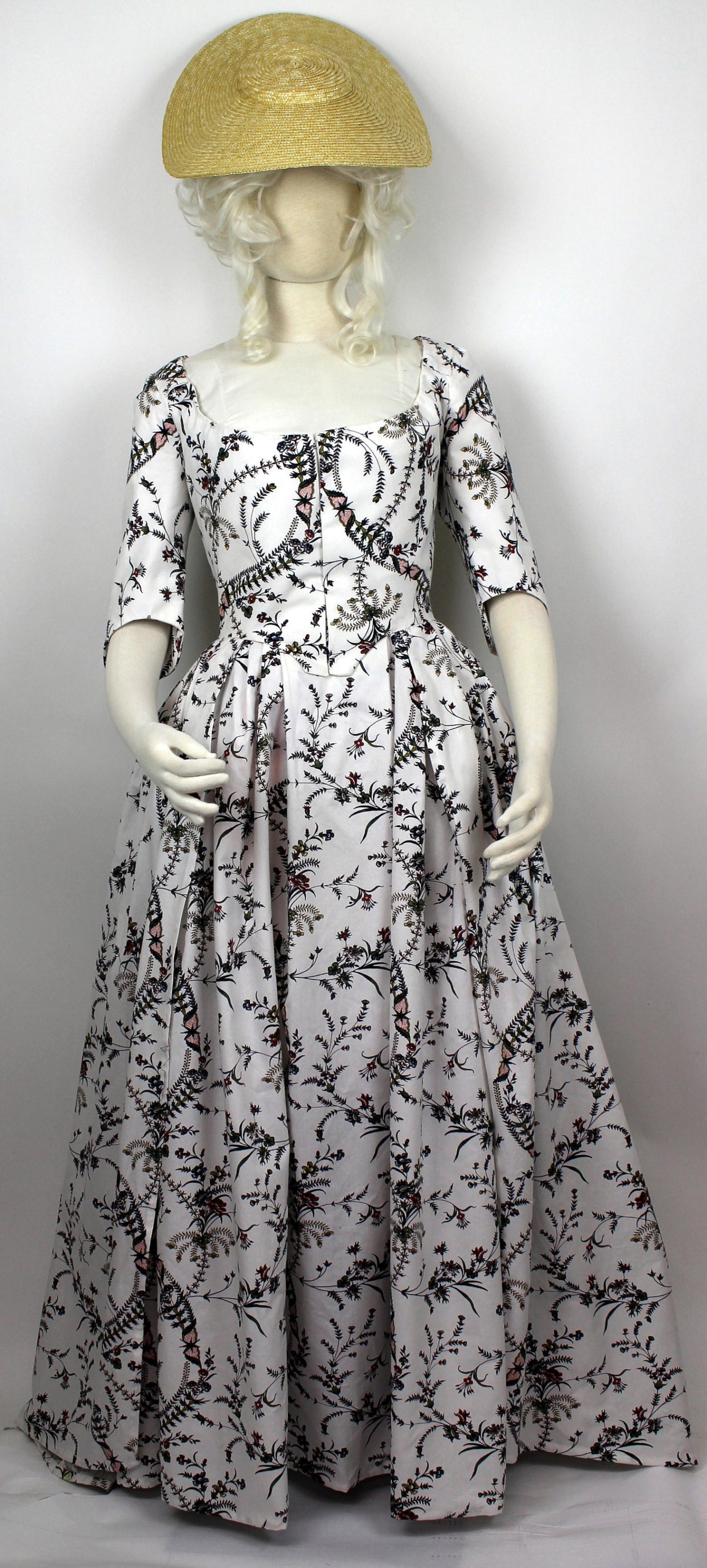 182 Robe a L'anglaise Routrousse 1770-1780- Back Pleats Face Inward ...