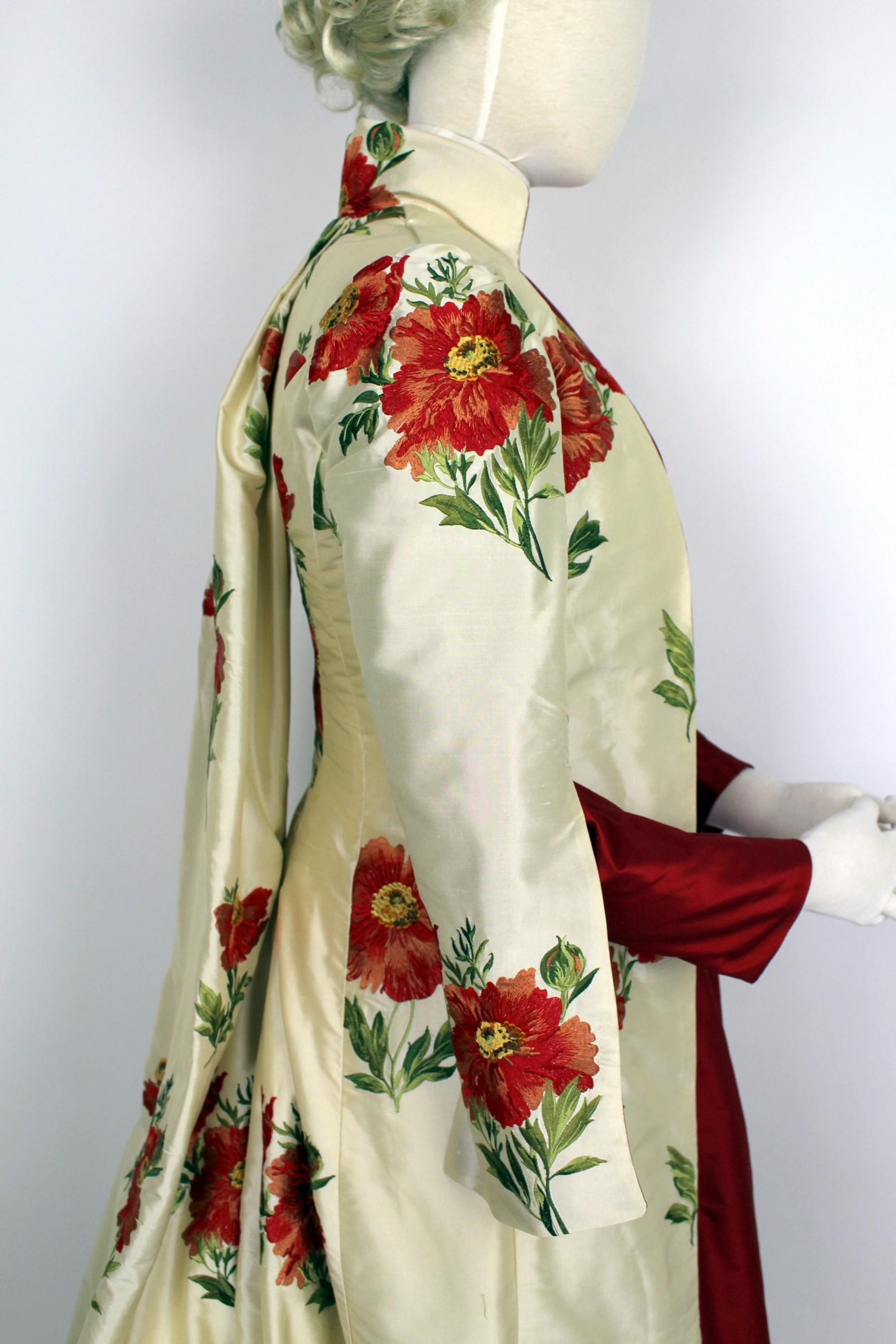 140-D Ladies Tea Gown With Watteau Back and Princess Seams Sizes 8-32 ...
