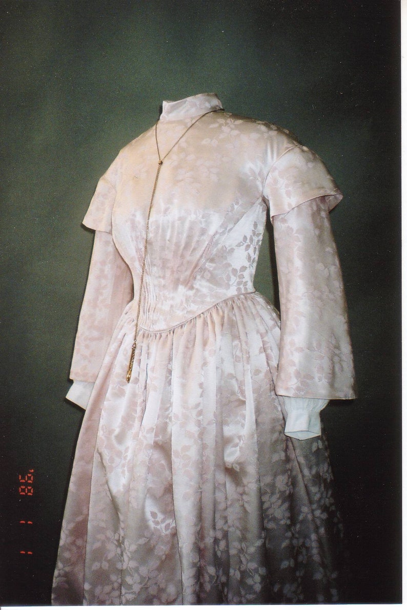 114 Ladies' Round Dresses, 1840's To1852, With Three Bodice and Five ...