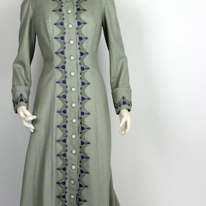 140 Ladies' Princess Line Tea Gown With Watteau Pleat - Laughing Moon ...