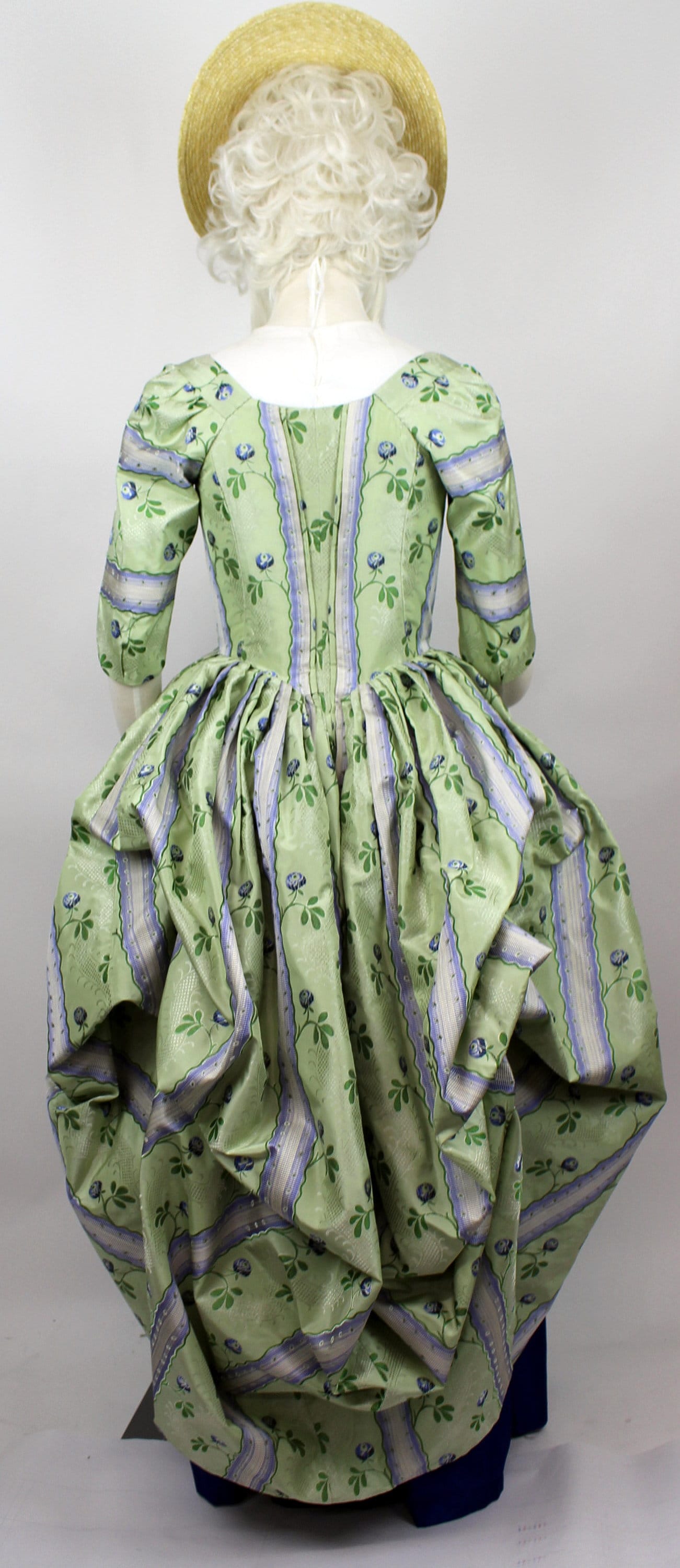 182 Robe a L'anglaise Routrousse 1770-1780- Back Pleats Face Inward ...