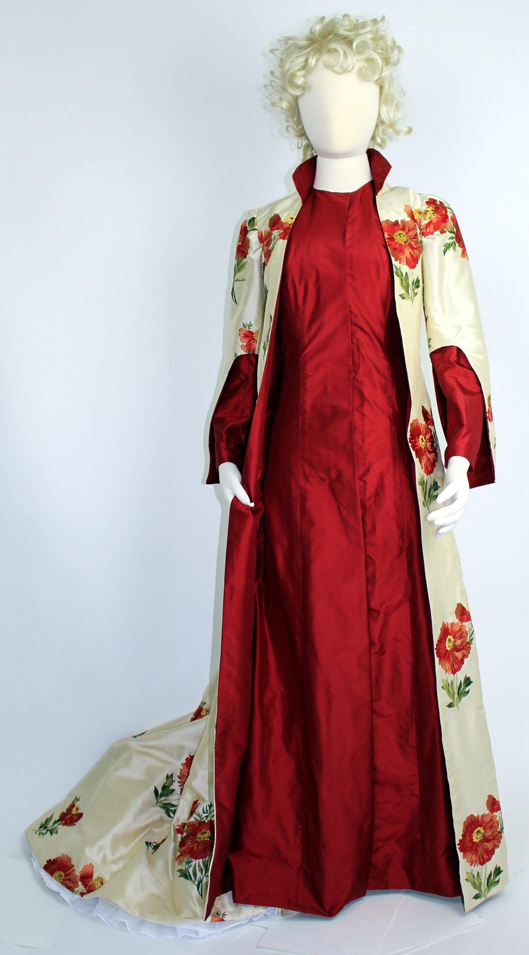 140-D Ladies Tea Gown With Watteau Back and Princess Seams Sizes 8-32 ...