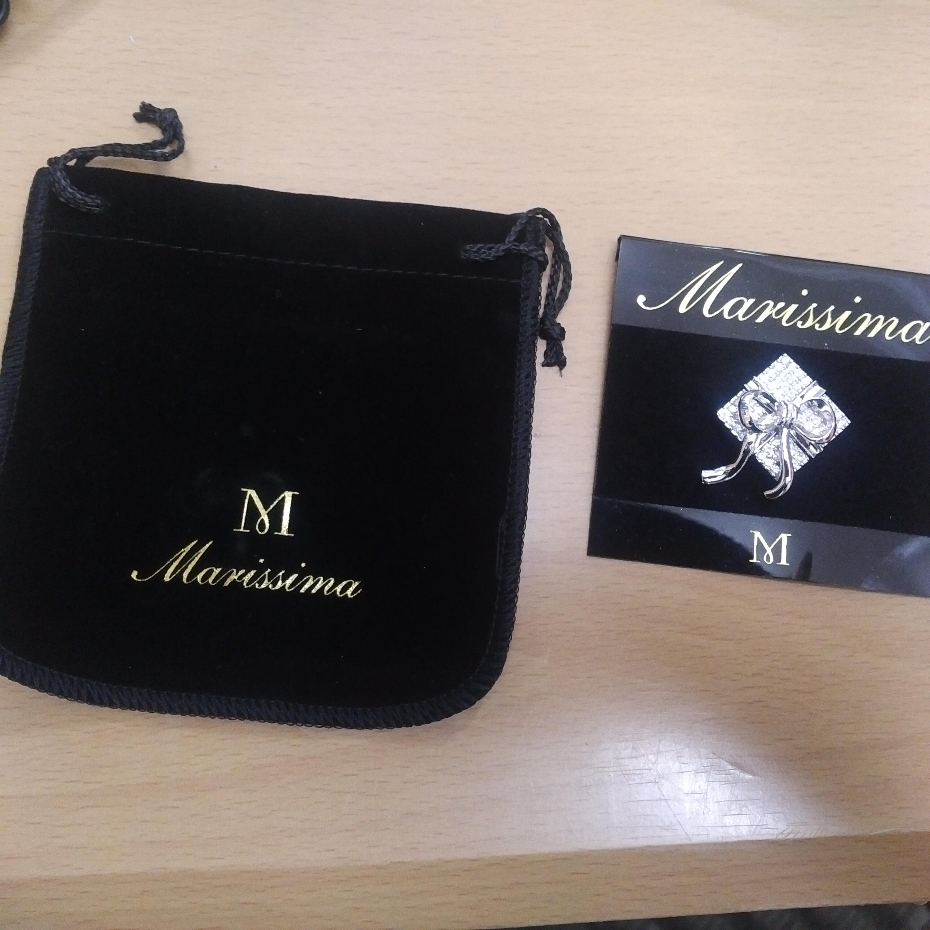 Delightful Marissima Mary Kay Christmas Present Pin / Brooch With Cloth ...