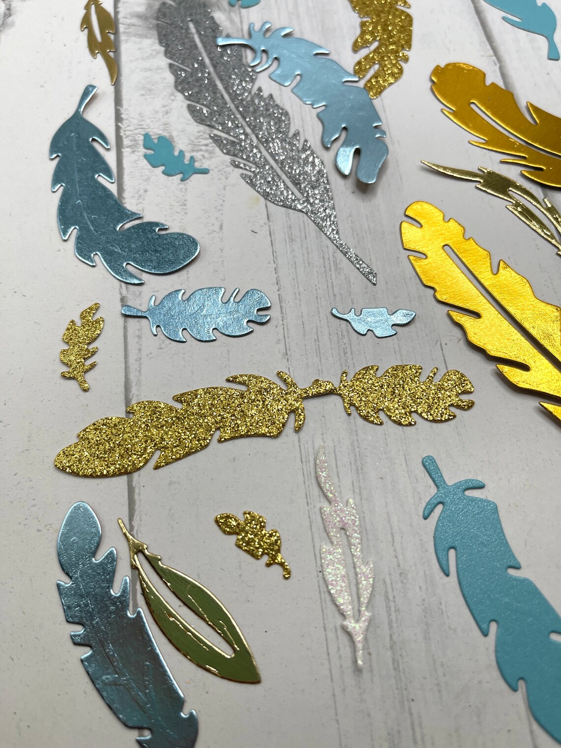 Die Cuts Feathers 21 Pieces Foil Basic Cardstock Feather Die Cuts ...