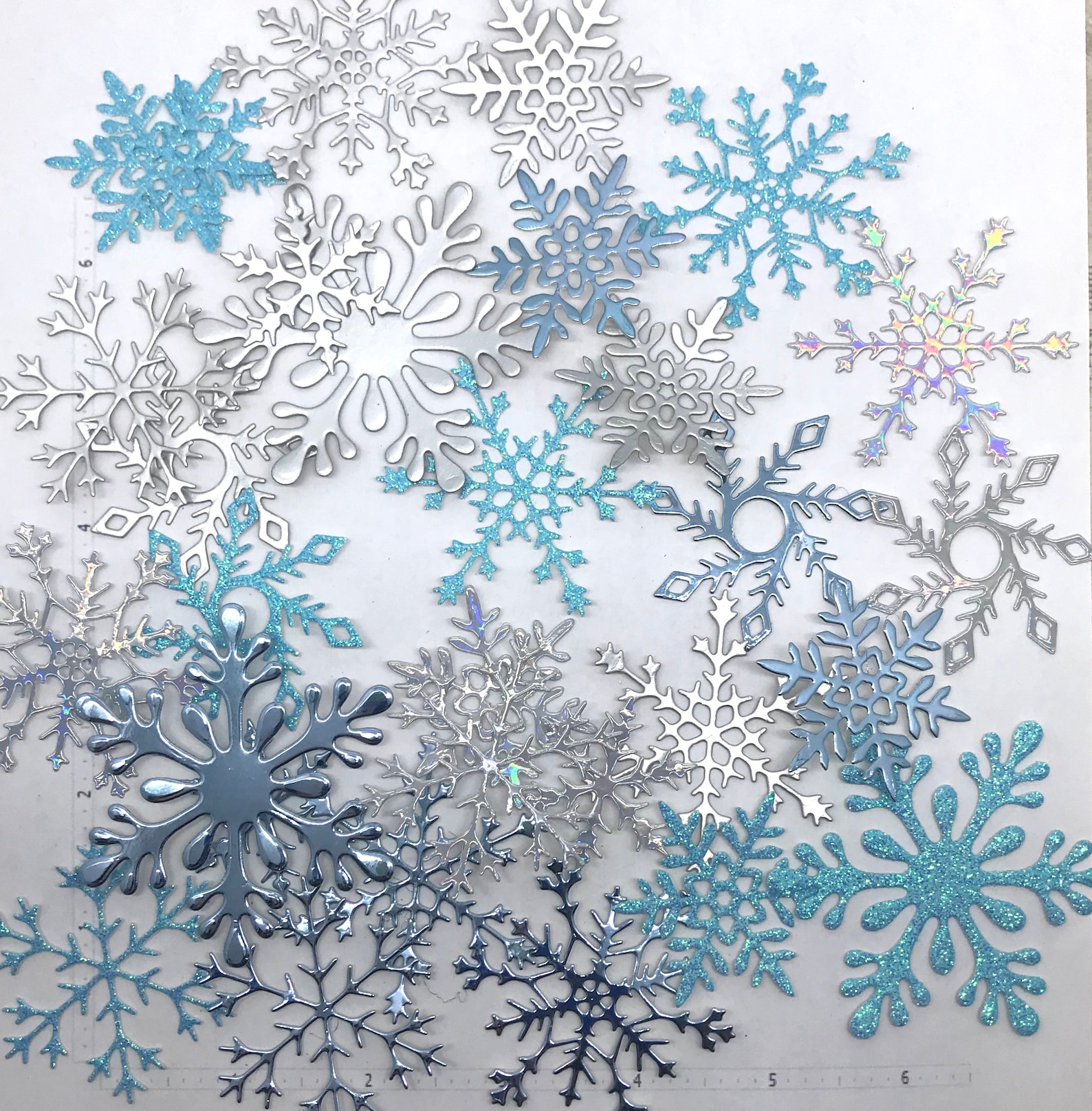 Die Cuts Snowflakes Winter Intricate - 16 Pieces - Foil Mirror Glitter ...