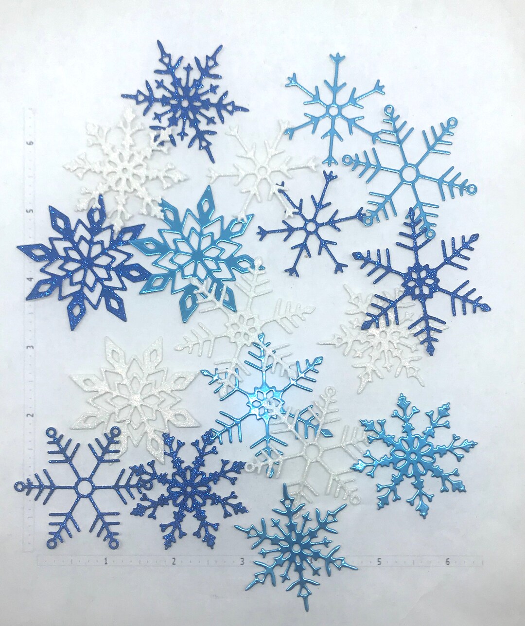 Die Cuts Snowflakes Winter Medium 18 Pieces Foil Mirror Glitter Basic ...