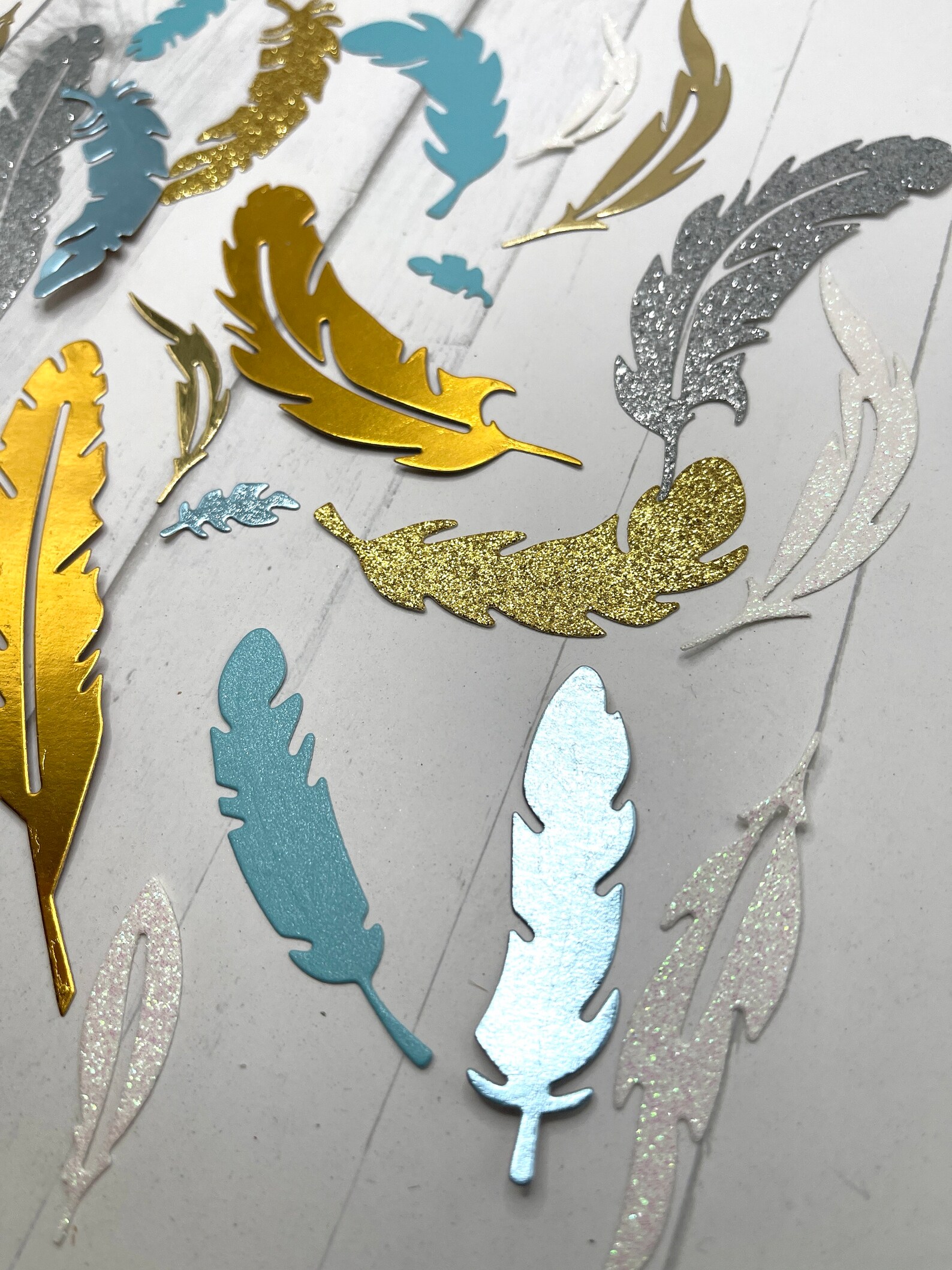 Die Cuts Feathers 21 Pieces Foil Basic Cardstock Feather Die Cuts ...