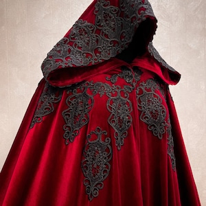 Red Hooded Cloak Vintage Long Capes Velvet Halloween Costumes Viking ...