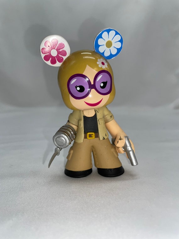 HIPPIE Chick ZOMBIE Hunter - Etsy