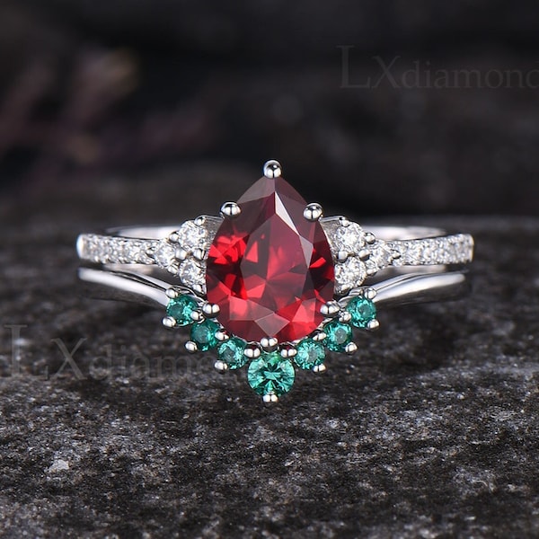 Emerald Ruby Ring - Etsy
