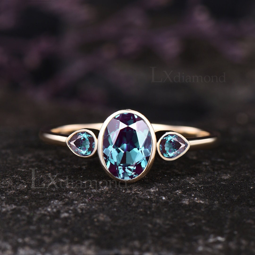 Vintage Oval Cut Alexandrite Engagement Ring Unique June Birthstone ...