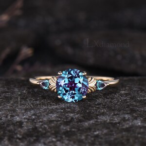 Unique Round Cut Alexandrite Engagement Ring Vintage June Birthstone ...