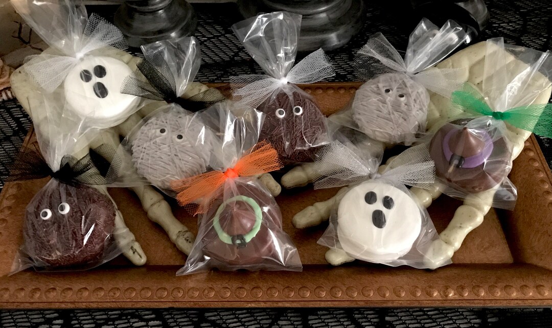 Halloween Chocolate Covered Oreos. Ghost, Mummy, Werewolf & Witch Hat ...