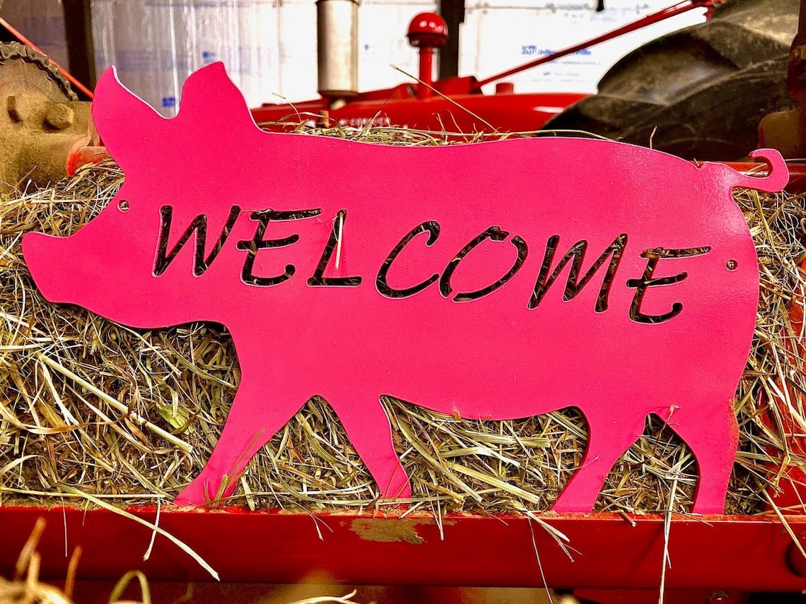 Metal Pig Welcome Sign - Etsy