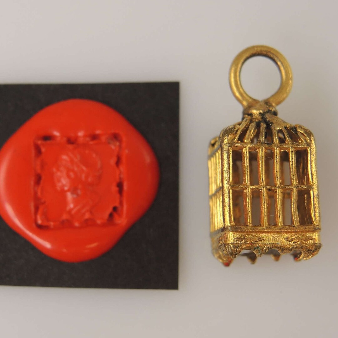 Georgian Gilt Cage Seal With Marie Antoinette Propaganda Intaglio C1793 ...