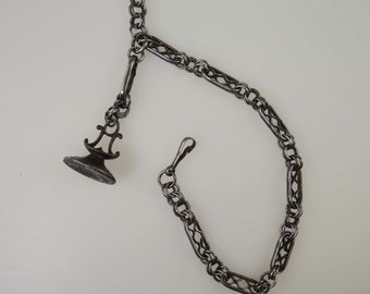 Family Crest Chain - Etsy