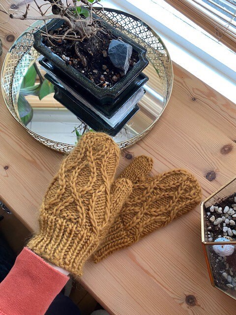 Circulo Mittens Knitting Pattern - Etsy