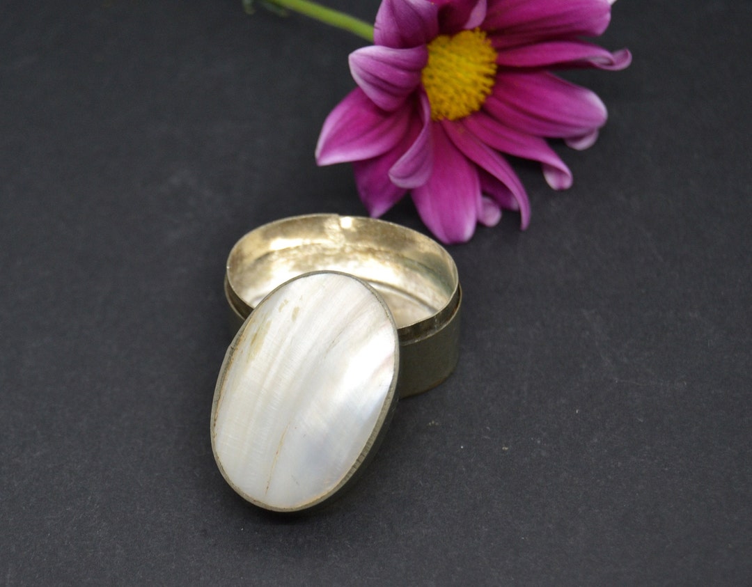 Vintage Mother of Pearl Pill Box, Pill Box, Small Box, Oval Box, Mother ...